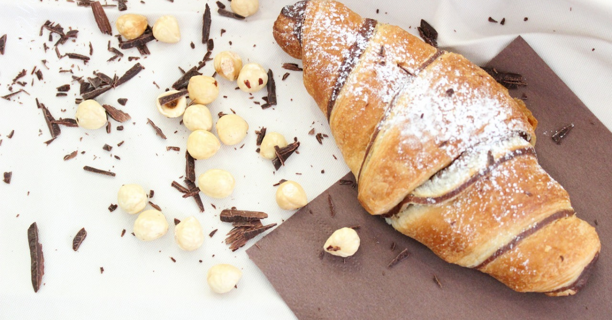 Croissants au cacao et pâte à tartiner : la recette gourmande pour un ...